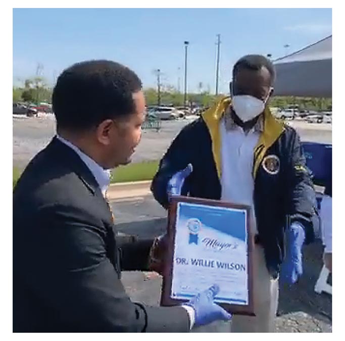 Free face masks in Aurora – The Voice