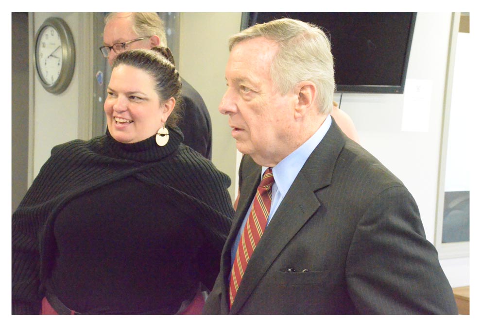 Senator Durbin visits Aurora Area Interfaith Food Pantry, brings ...