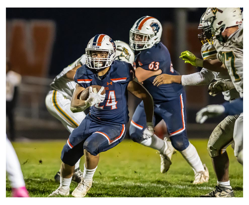 High School football playoffs: Oswego vs. Waubonsie Valley – The Voice