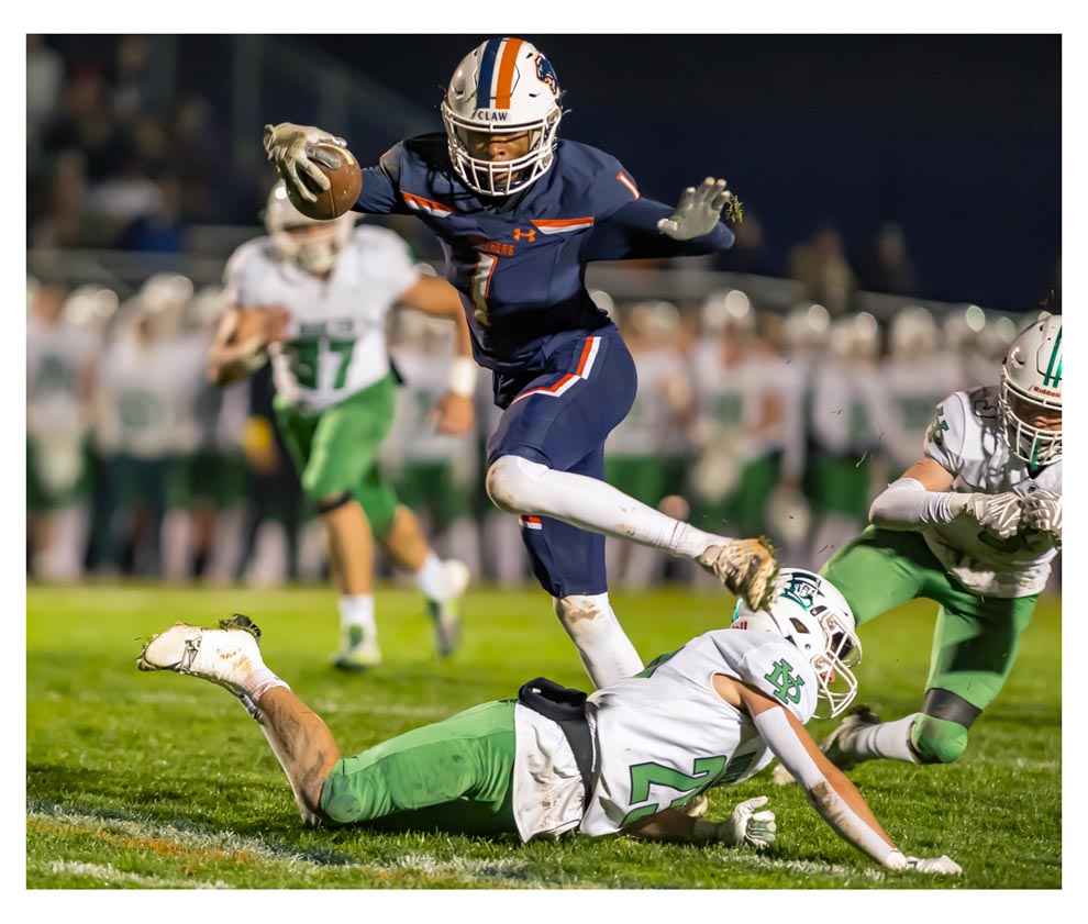 High School football: Oswego vs. York – The Voice