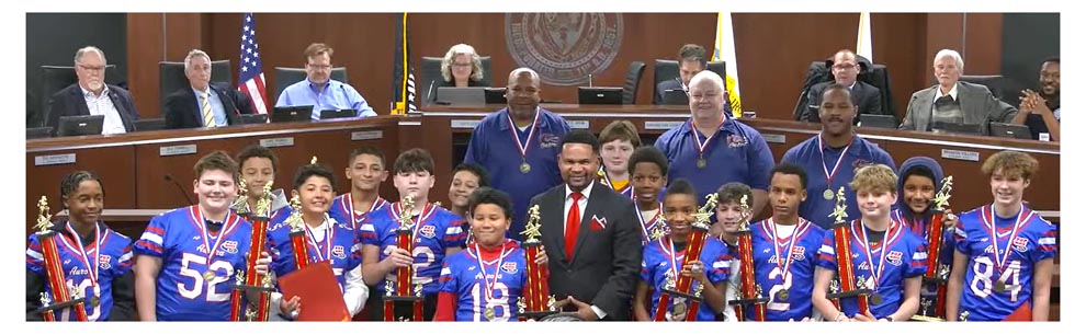 Aurora Gators youth football honored by Aurora City Council – The Voice