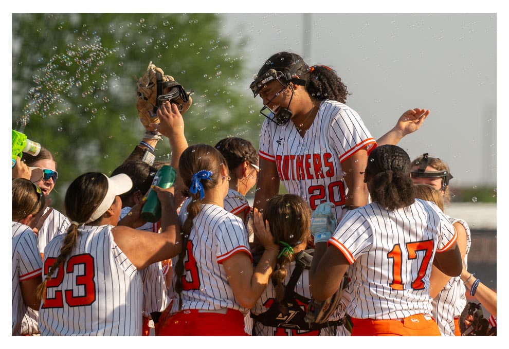 Oswego High School girls softball team wins Super Sectional in Class 3A ...